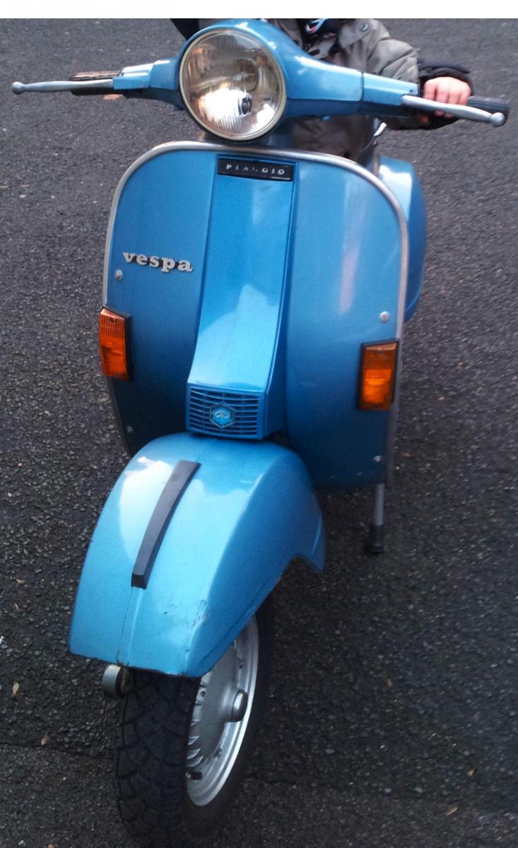 Suche blaue PX Kaskade Azzurro perl. met. Code 652 blau metallic - Suche Vespa Teile - GSF - Das ...