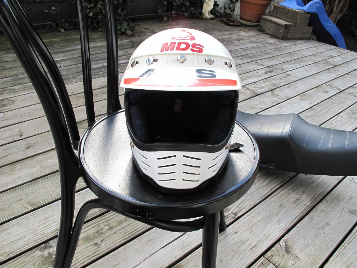 Stufensitzbank und MDS - Helm - Verkaufe Vespa Teile - GSF - Das Vespa ...