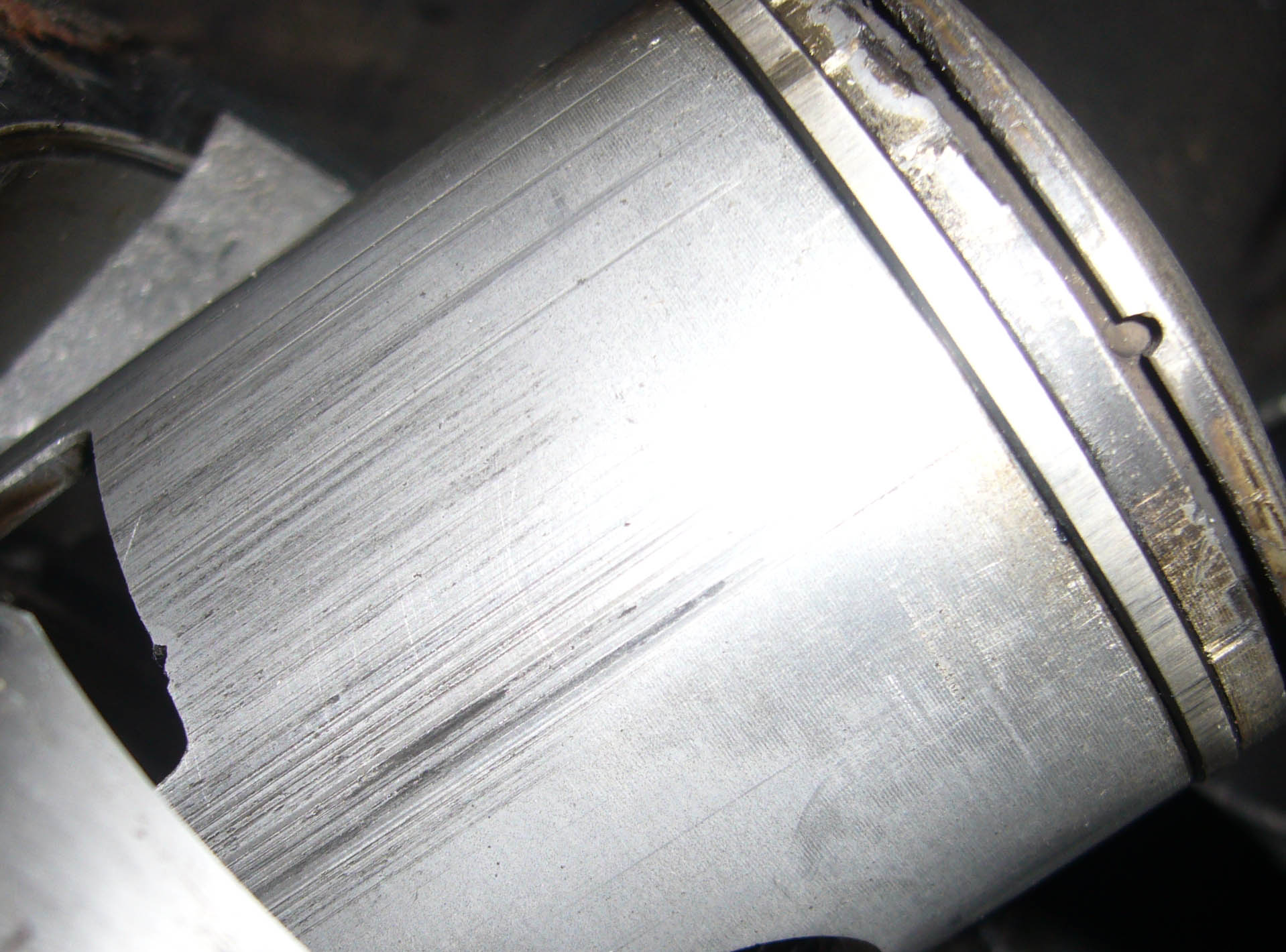 Riefen am Kolben, schlimm? - Vespa PX, T5, Cosa etc. - GSF - Das Vespa ...